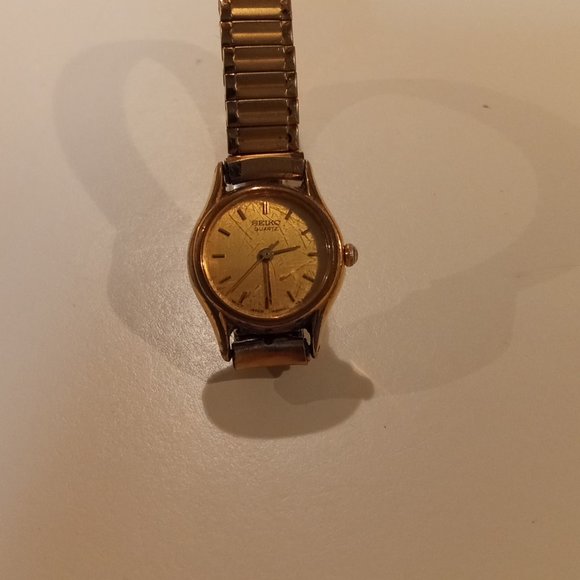 Seiko | Jewelry | Vintage Gold Ladies Seiko Quartz Watch | Poshmark